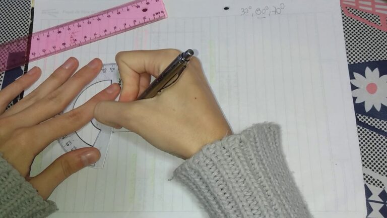 Cómo construir un triángulo solo con sus ángulos: Guía paso a paso ...